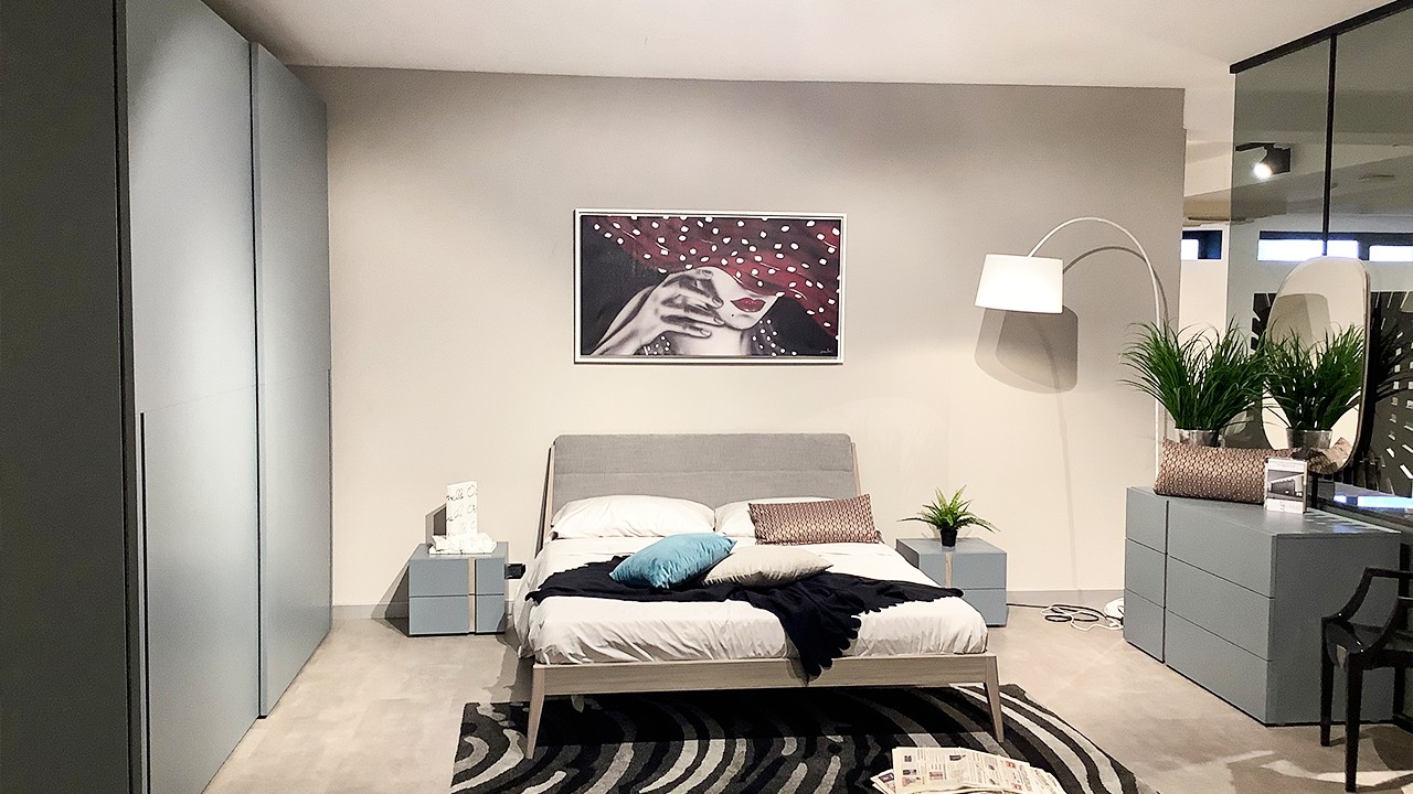 Camera moderna laccata opaco nebbia e rovere ossidato