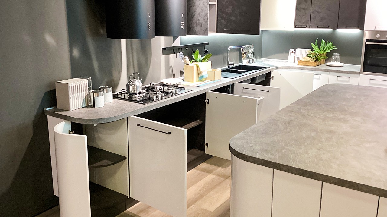 Cucina angolare Gaia Mobilturi con isola